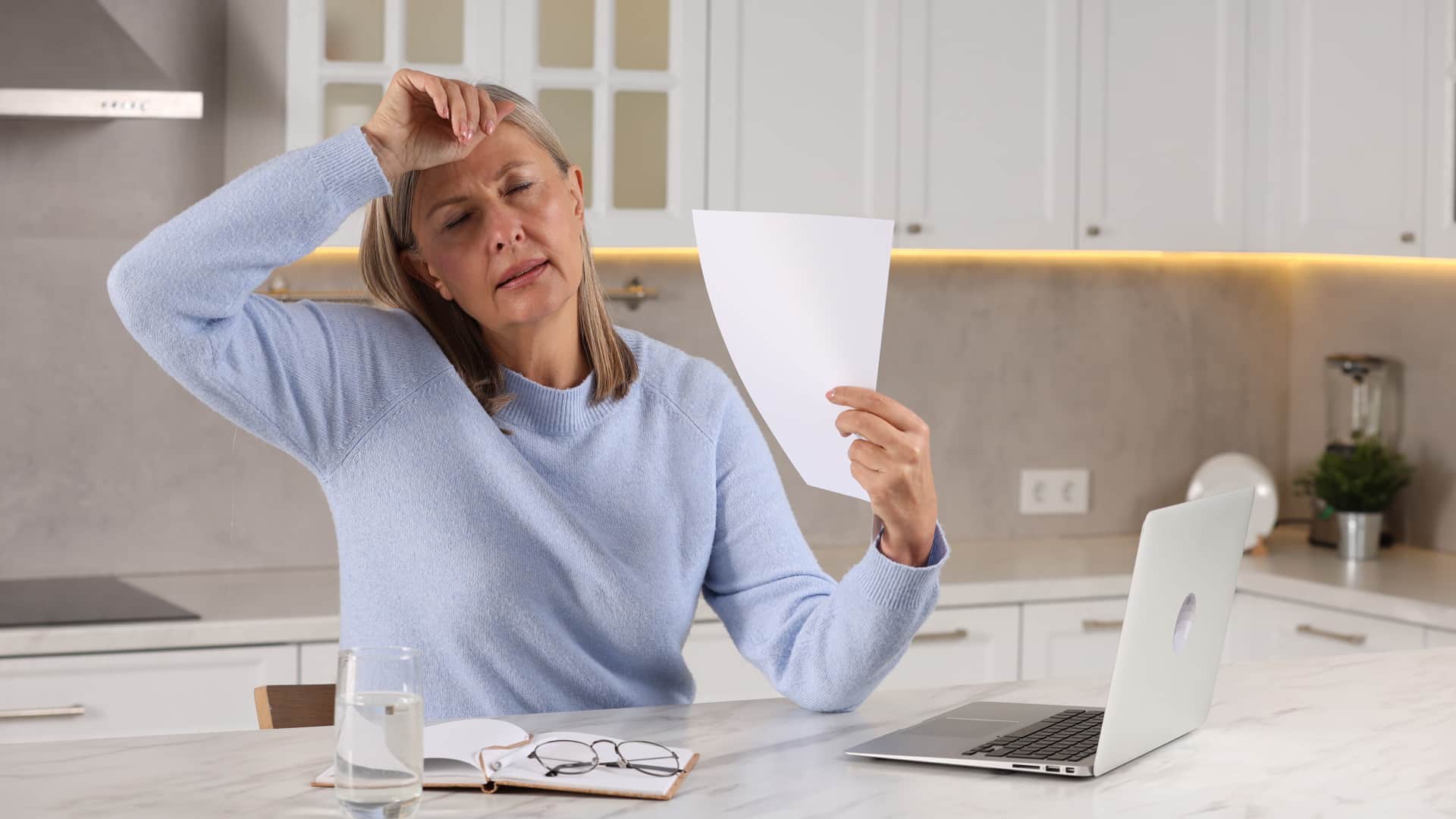 Reconnaître et traiter les symptômes vasomoteurs (SVM) de la ménopause - RxBriefCase